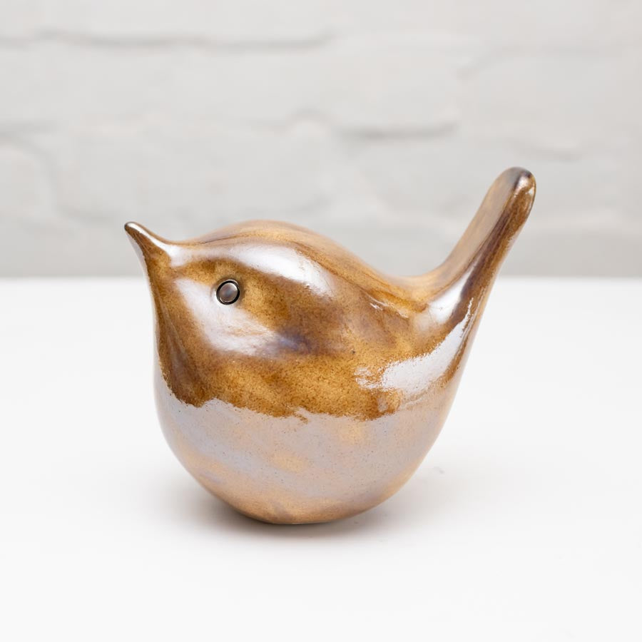 Medium Ceramic Wren Sculpture – Sarah Brabbin Art